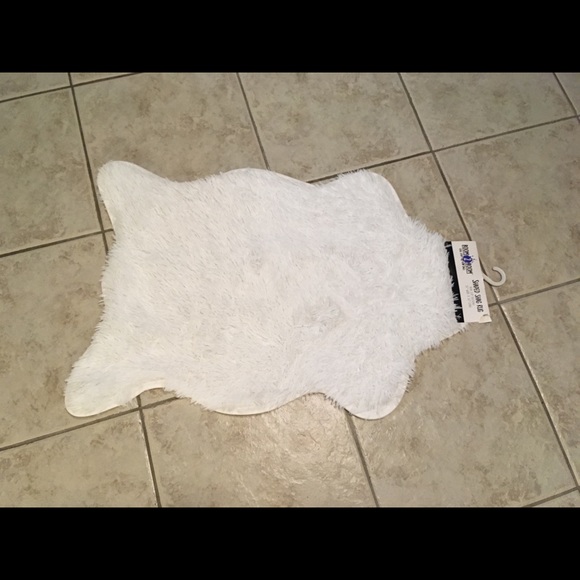 Accessories | Nwt White Shapes Shag Rug | Poshmark